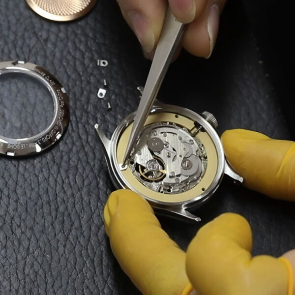 Step-by-Step Guide to Winding Mechanical Watches Correctly