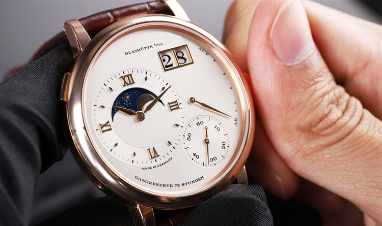 Step-by-Step Guide to Winding Mechanical Watches Correctly